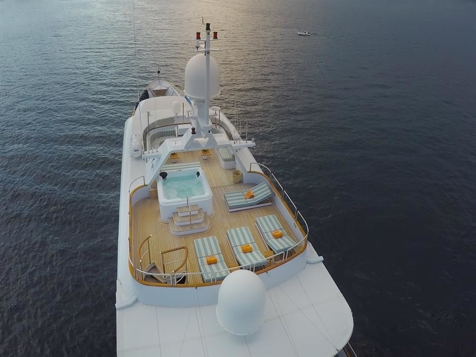 Yacht CHEETAH MOON, Cantieri Navali Nicolini | CHARTERWORLD Luxury ...